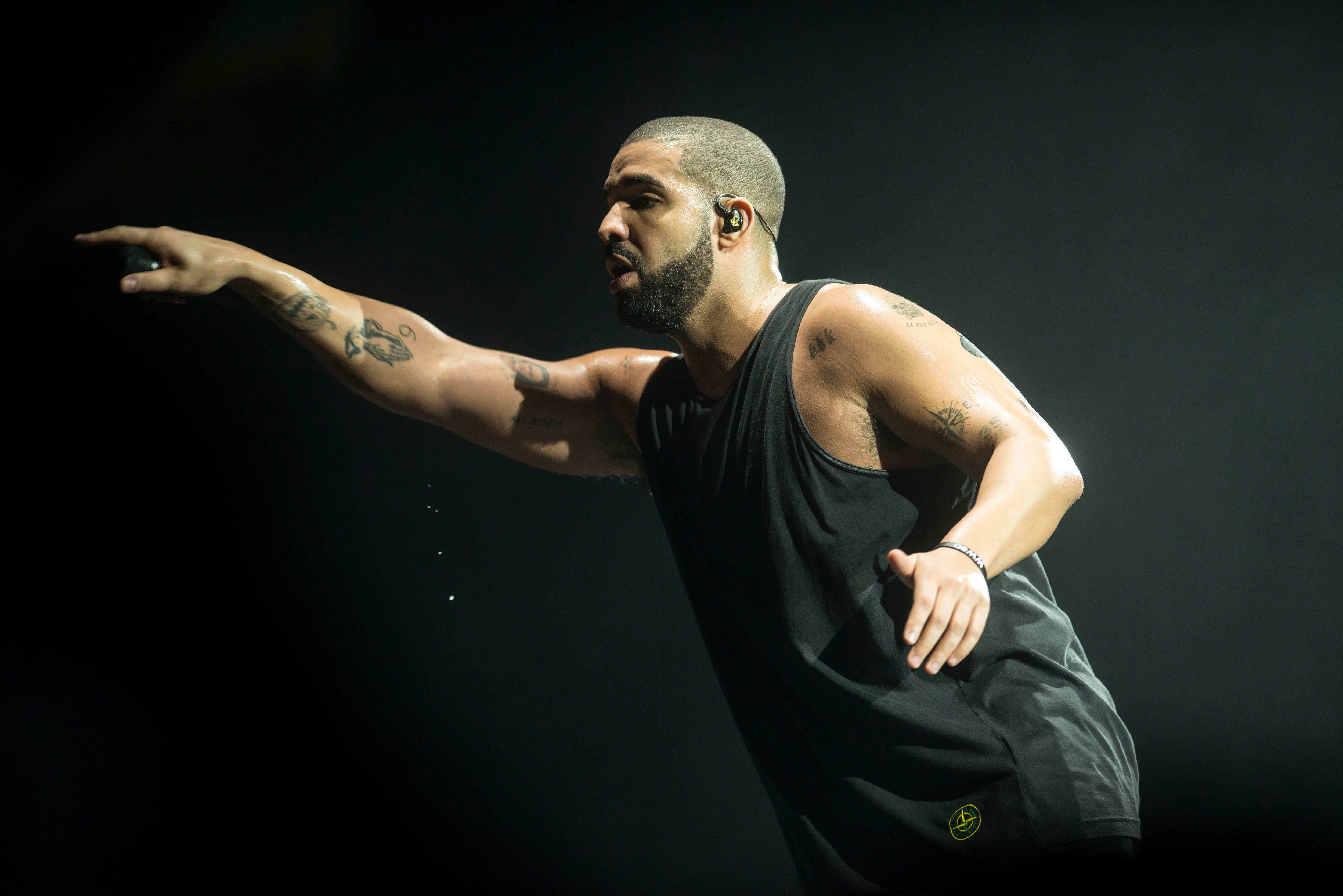Drake Clowned For Durag Duck Lip Selfie, Fires Back On Haters
